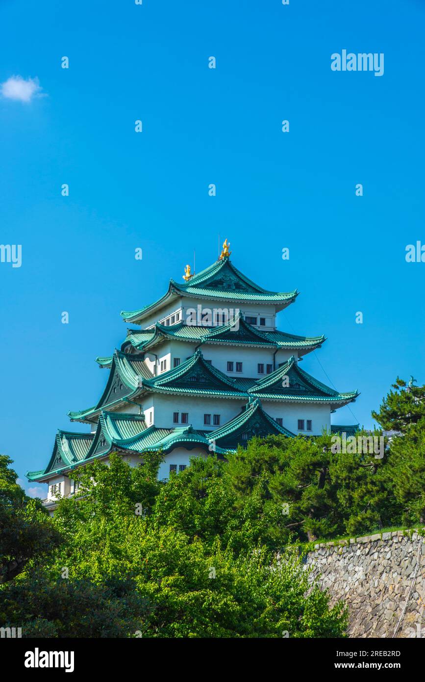 Stone wall castle hi-res stock photography and images - Alamy