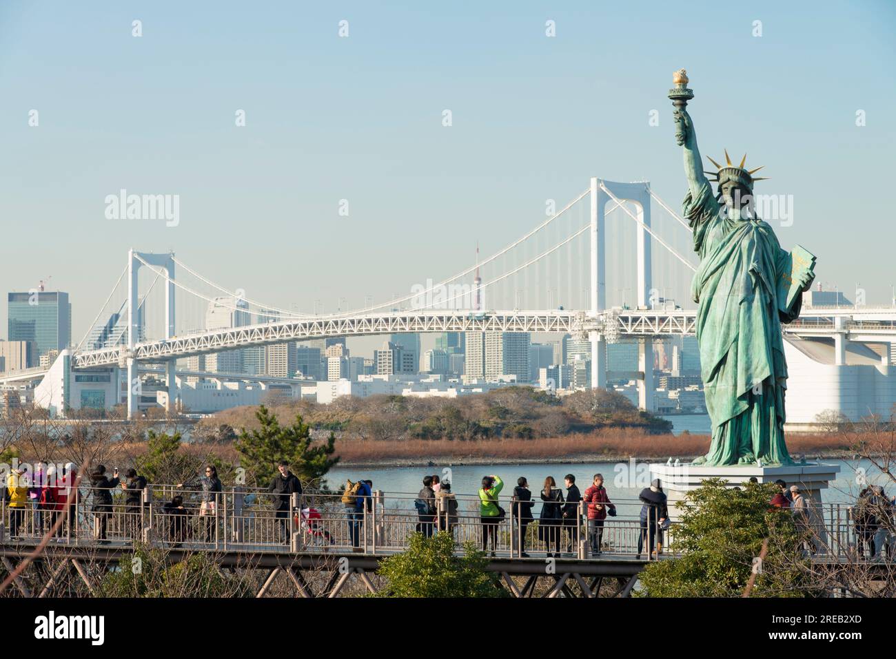 Statue of liberty and rainbow bridge hi-res stock photography and ...