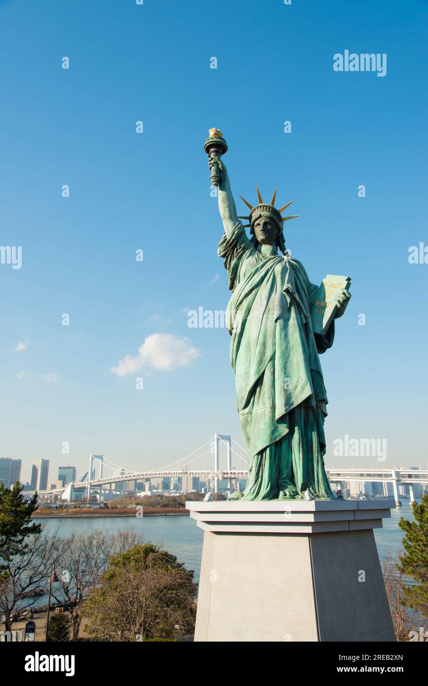 The statue of liberty and Rainbow Bridge Stock Photo - Alamy