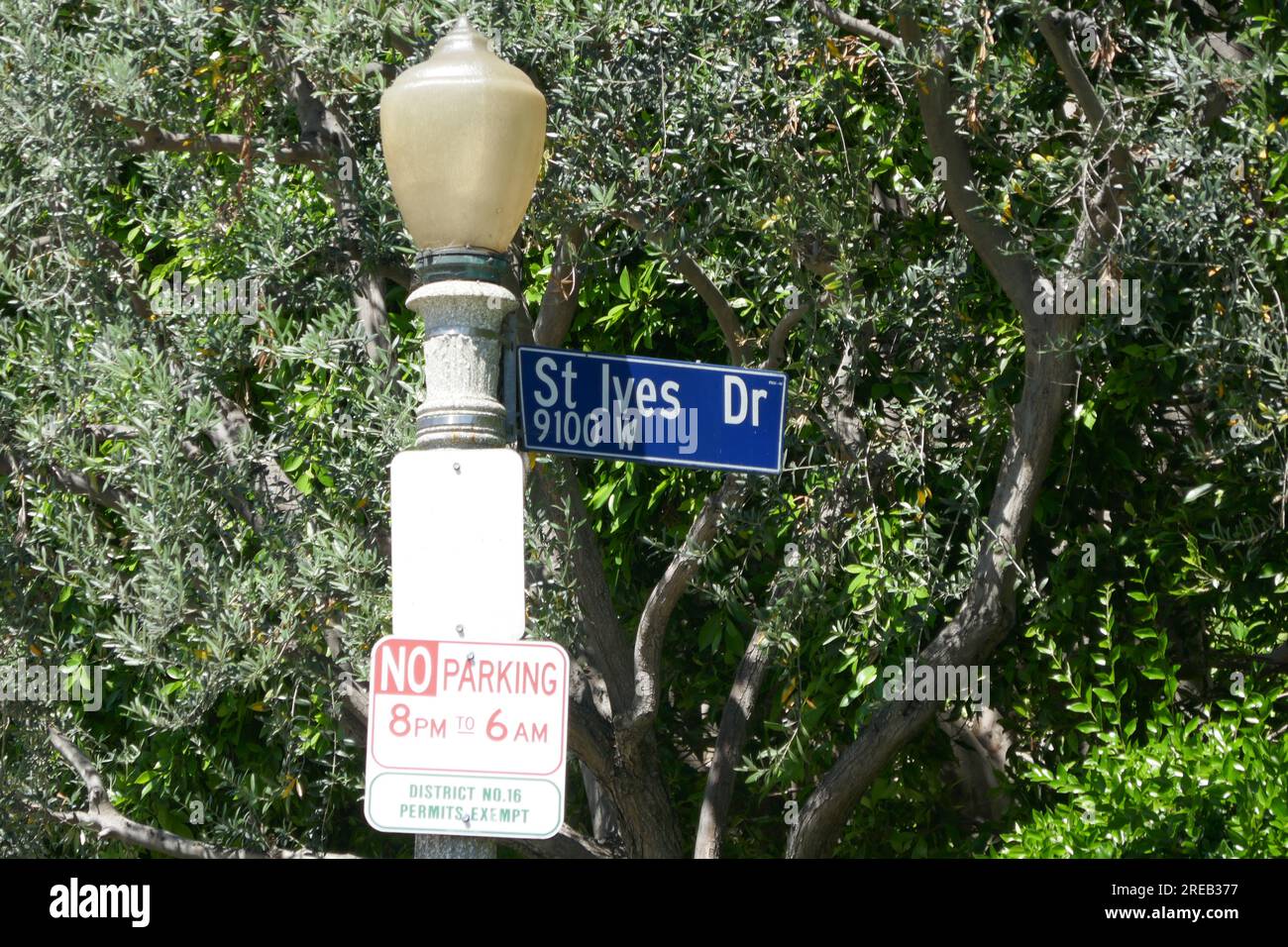 Los Angeles, California, USA 26th July 2023 St. Ives Drive on July 26 ...