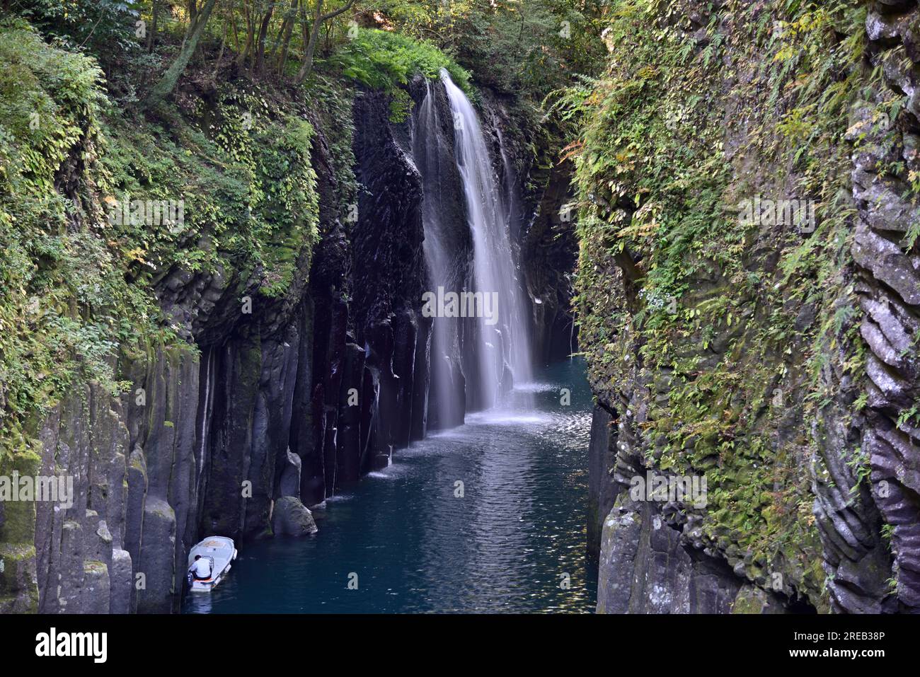 Takachiho falls hi-res stock photography and images - Alamy