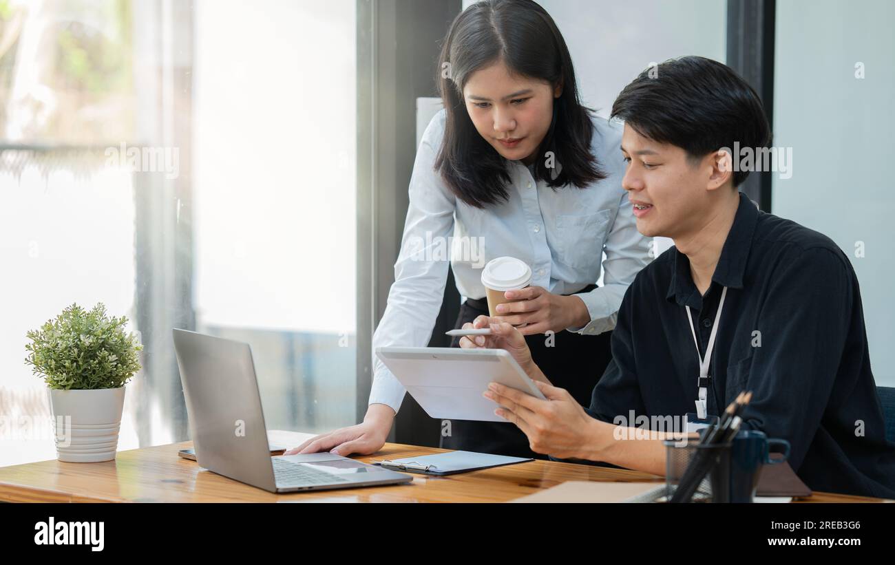 Male and female consult work and exchanges of opinions between chief executive officers Stock ...