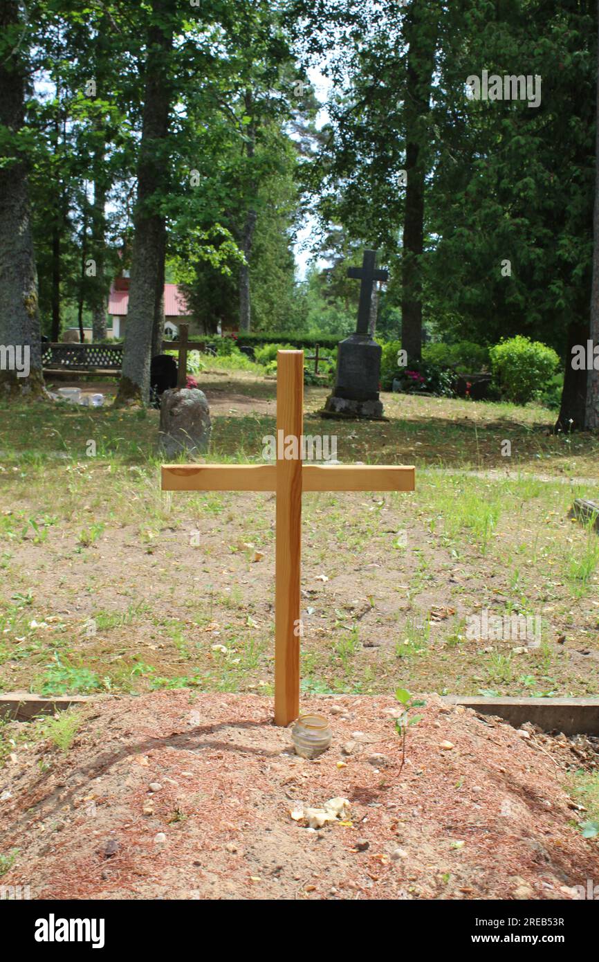 Wooden cross grave marker hi-res stock photography and images - Alamy