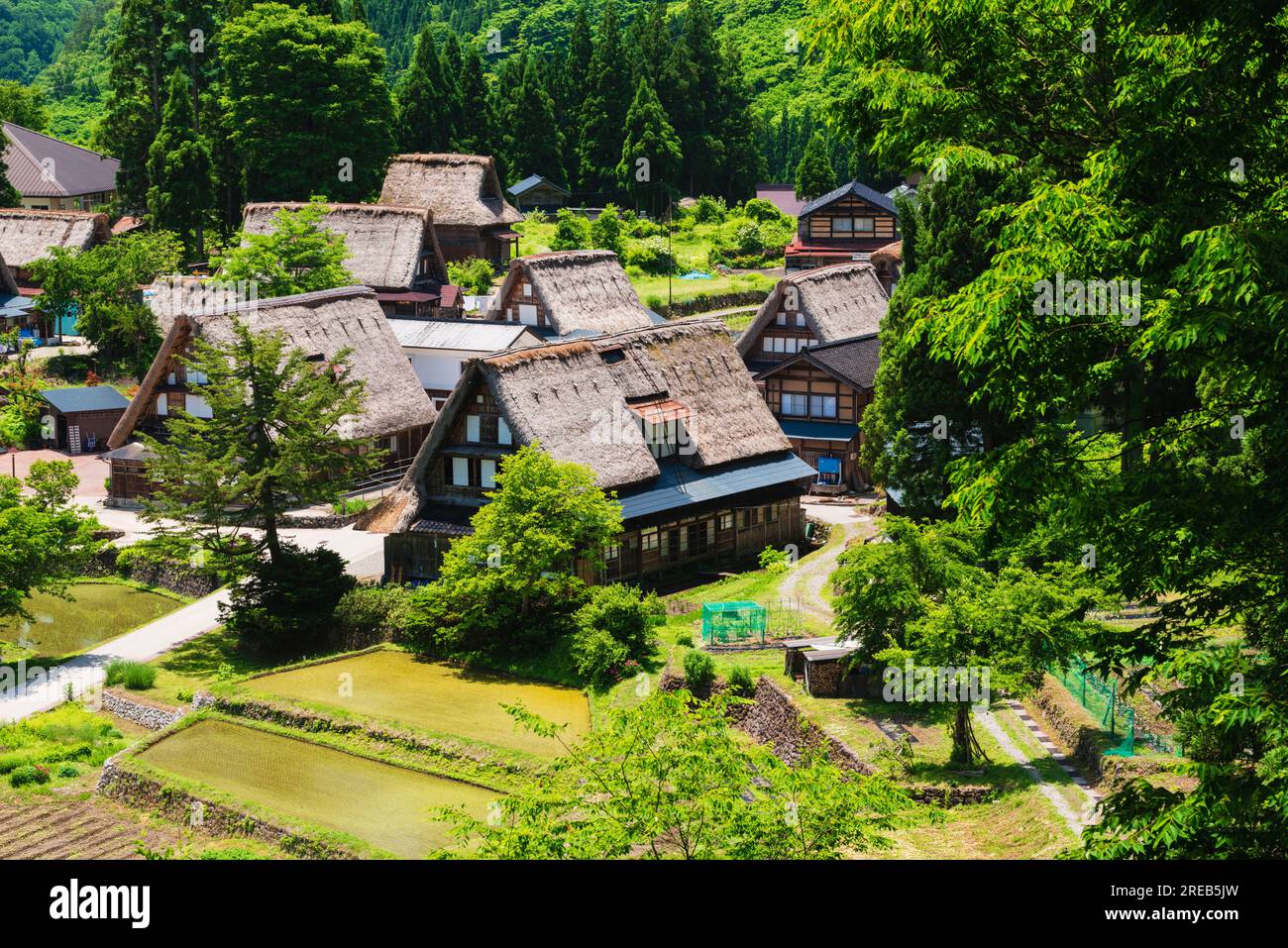 Village of the houses with steep rafter roof gassho village hi-res stock photography and images ...