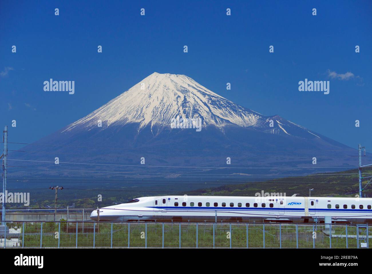 Shinkansen bullet train, sea hi-res stock photography and images - Alamy