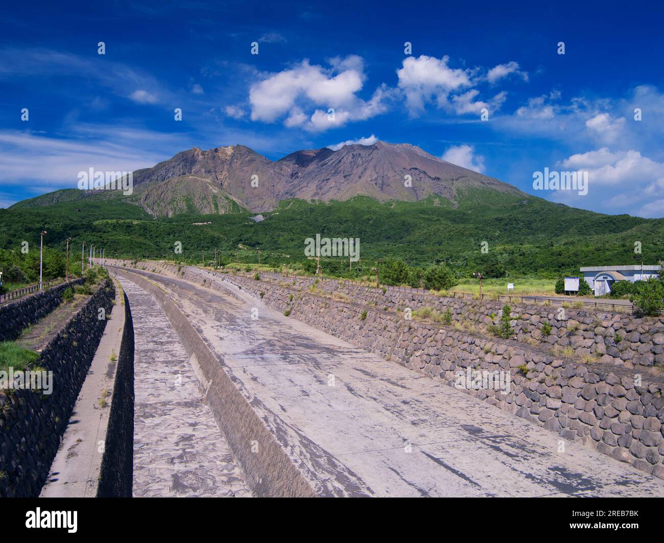 100 selection of japanese geological features hi-res stock photography ...