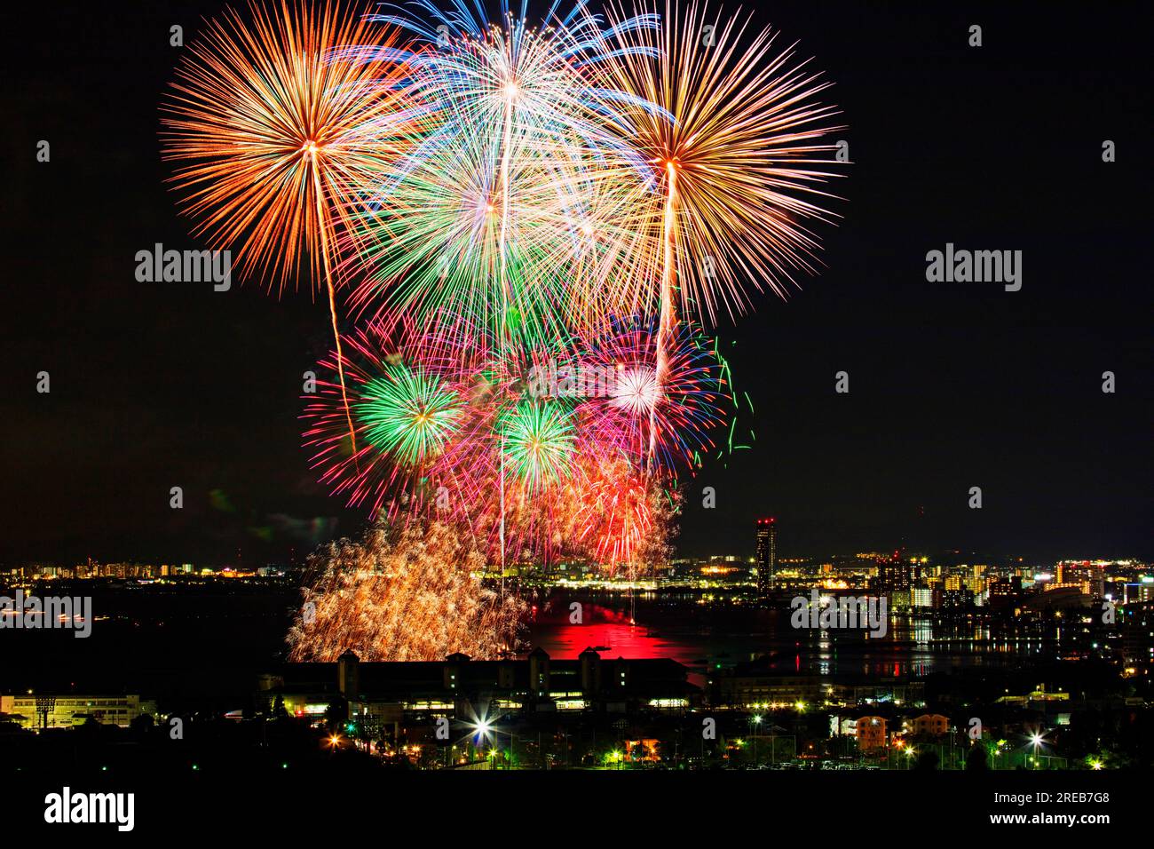 Lake Biwa Grand Fireworks Festival Stock Photo - Alamy