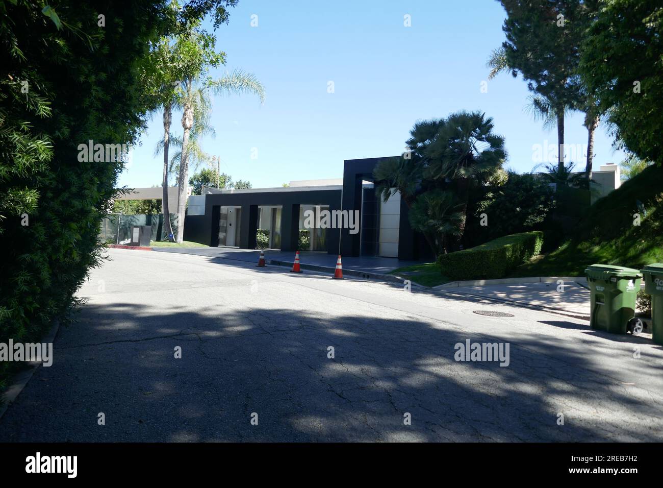 Keanu reeves home hi-res stock photography and images - Alamy