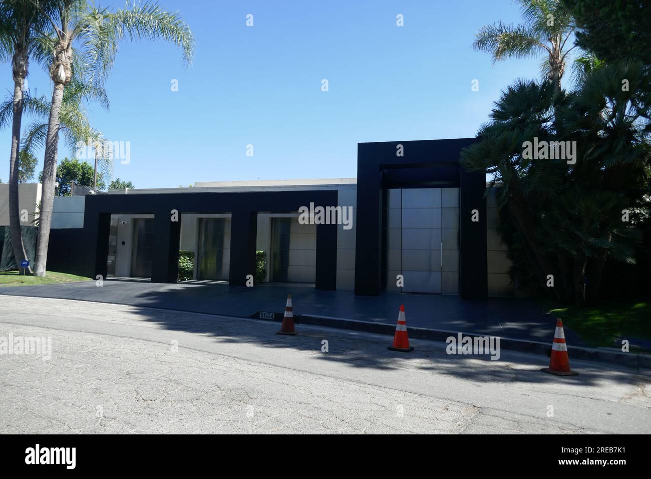 Keanu reeves home hi-res stock photography and images - Alamy