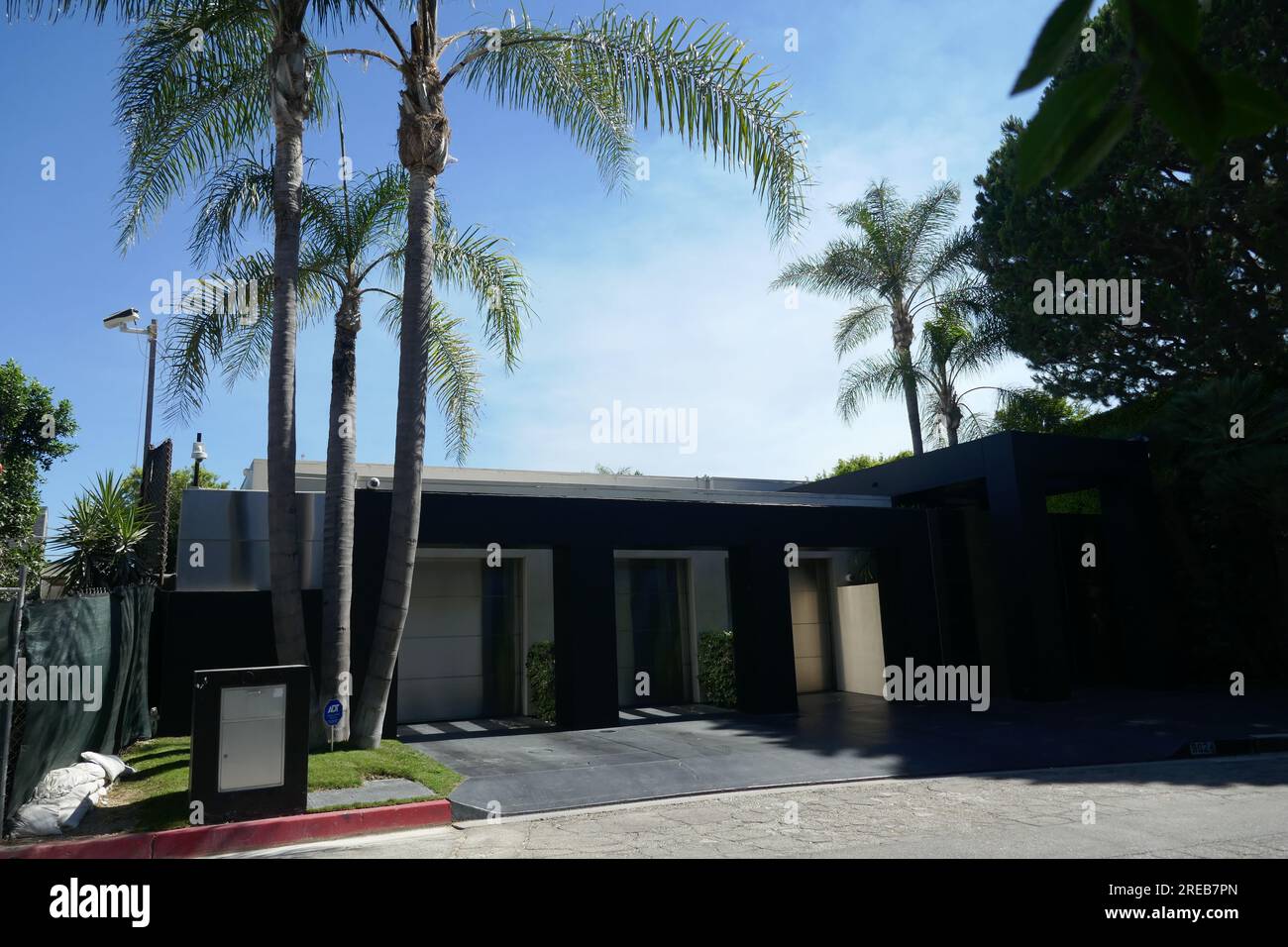 Keanu reeves home hi-res stock photography and images - Alamy