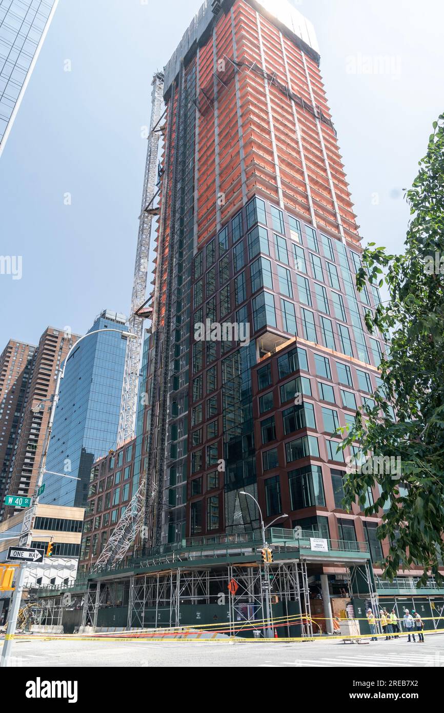 Emergency Services respond to a construction crane collapse after ...