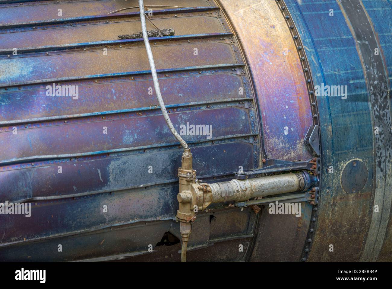 Airplane parts at a junkyard Stock Photo - Alamy