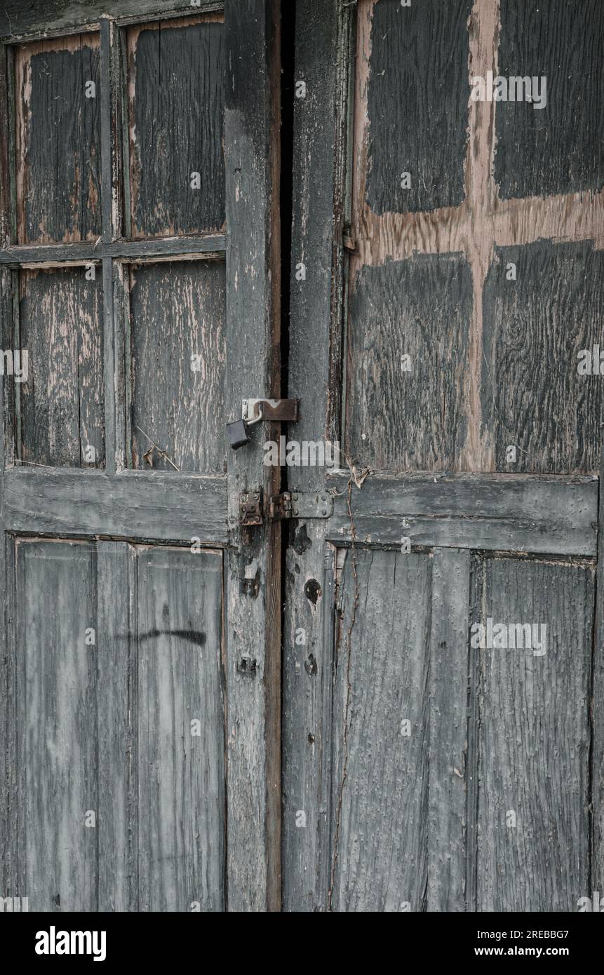 Rustic doors hi-res stock photography and images - Alamy