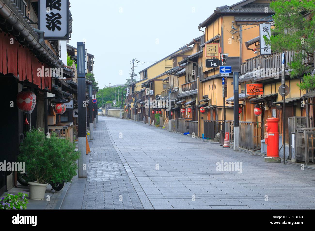 Gion in the morning Stock Photo - Alamy