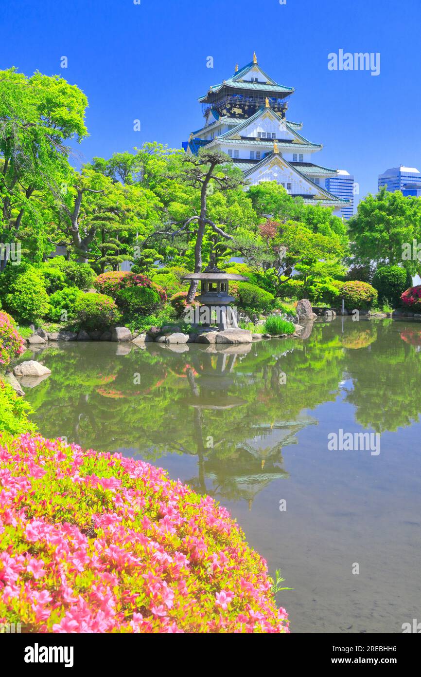 Osaka Castle in spring Stock Photo - Alamy