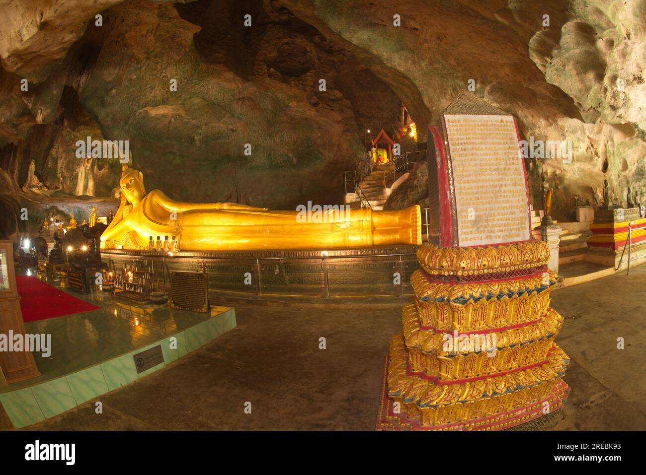 The golden reclining Buddha image is 14 meters long with perfect beauty ...