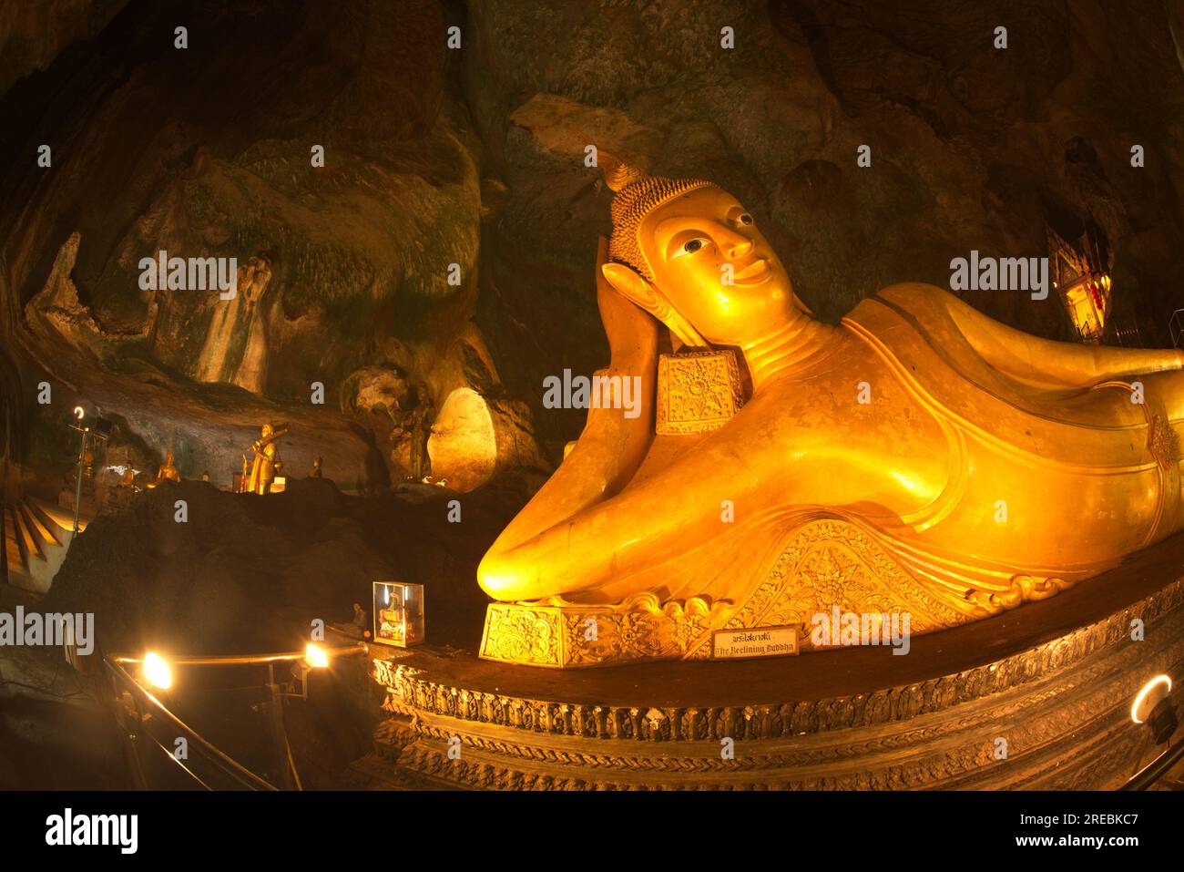 The golden reclining Buddha image is 14 meters long with perfect beauty ...