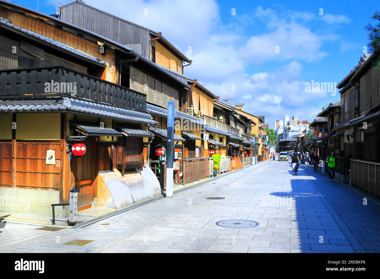 Outdoors houses hi-res stock photography and images - Alamy