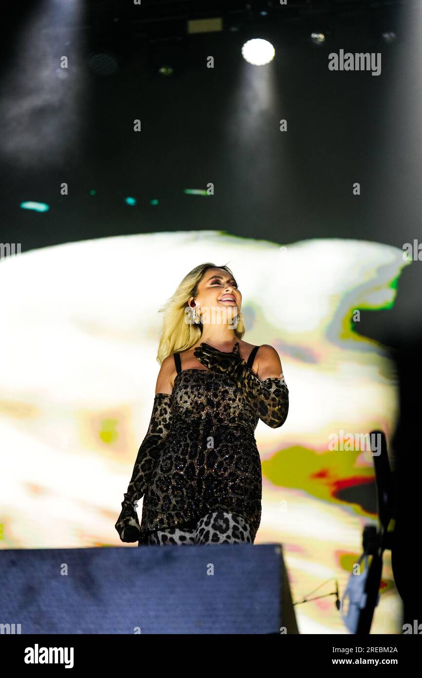 Hadise concert hi-res stock photography and images - Alamy
