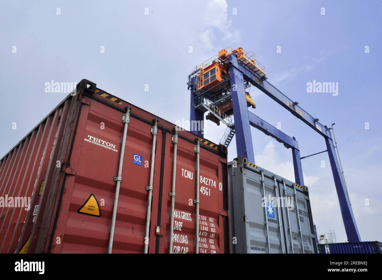 Jakarta, Indonesia - May 26, 2017 : Container loading and unloading ...