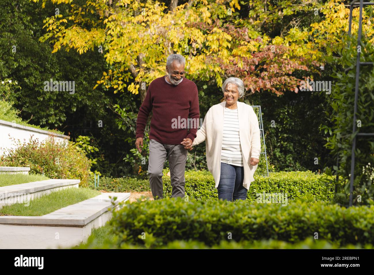 Couple people walking home together hi-res stock photography and images ...