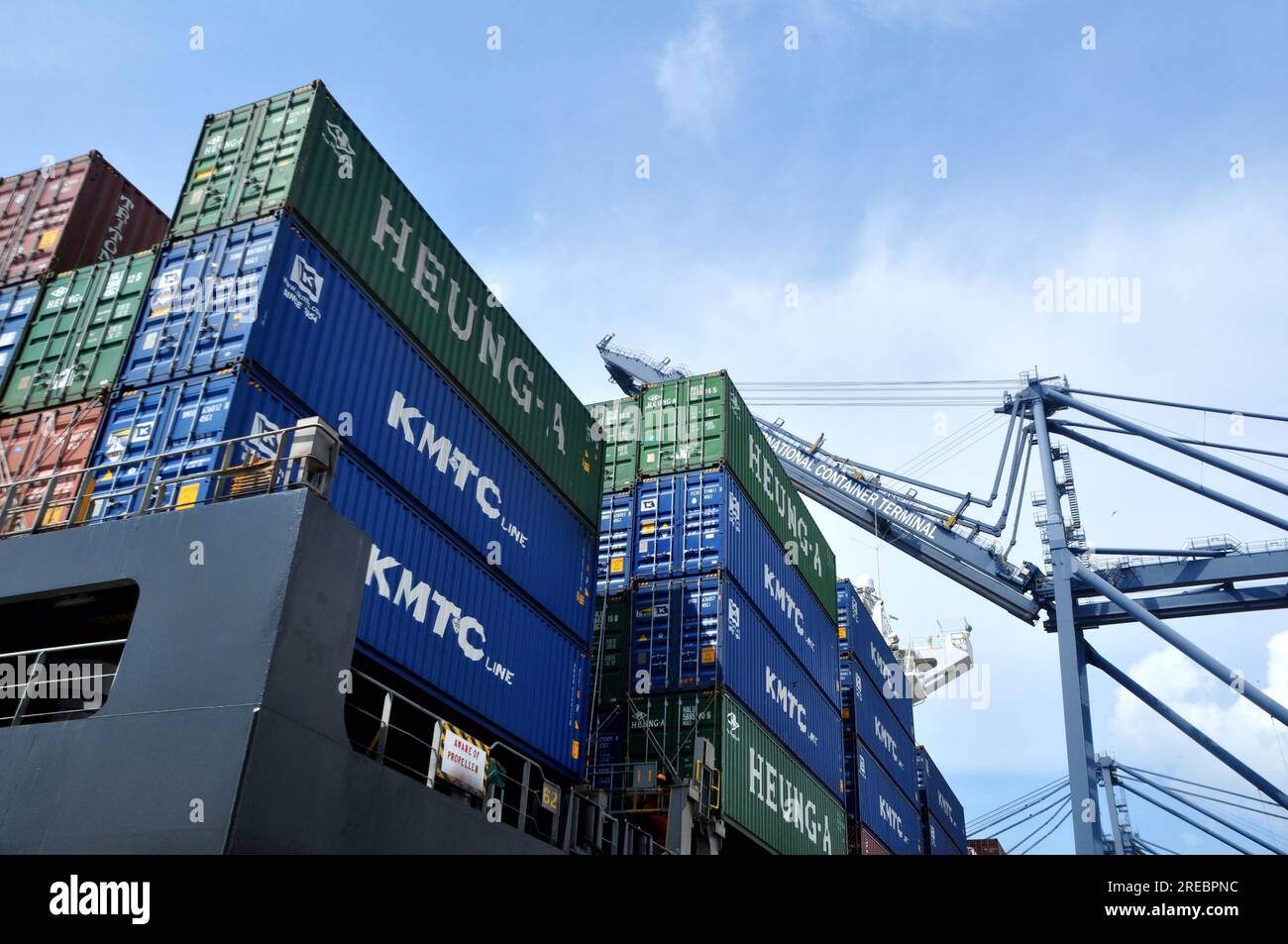 Jakarta, Indonesia - May 26, 2017 : Container loading and unloading ...