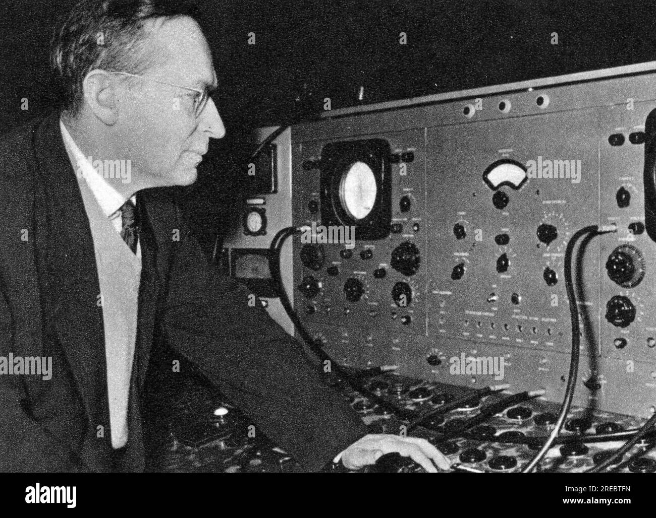 Soviet scientist hi-res stock photography and images - Alamy