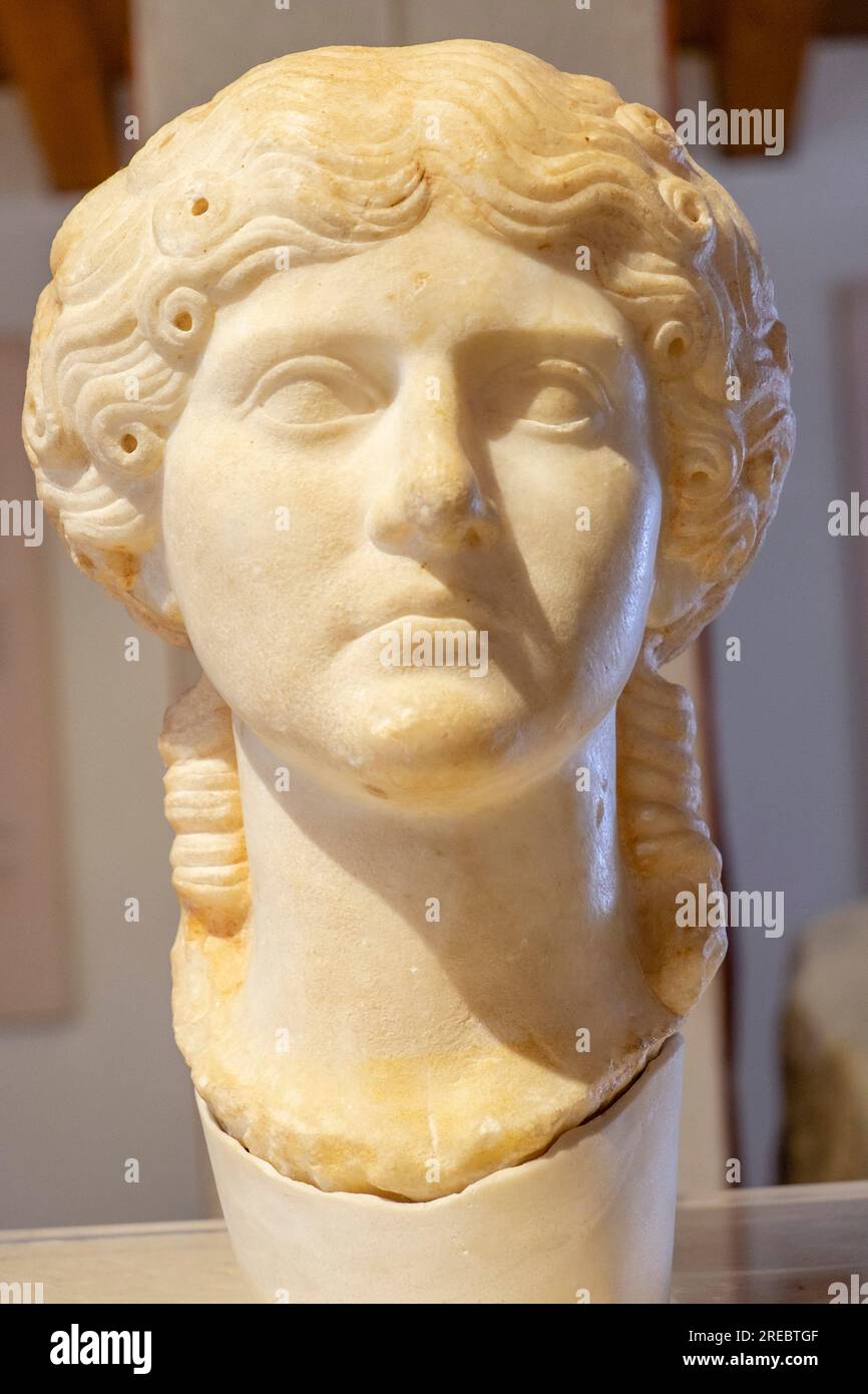 Emperador griego hi-res stock photography and images - Alamy