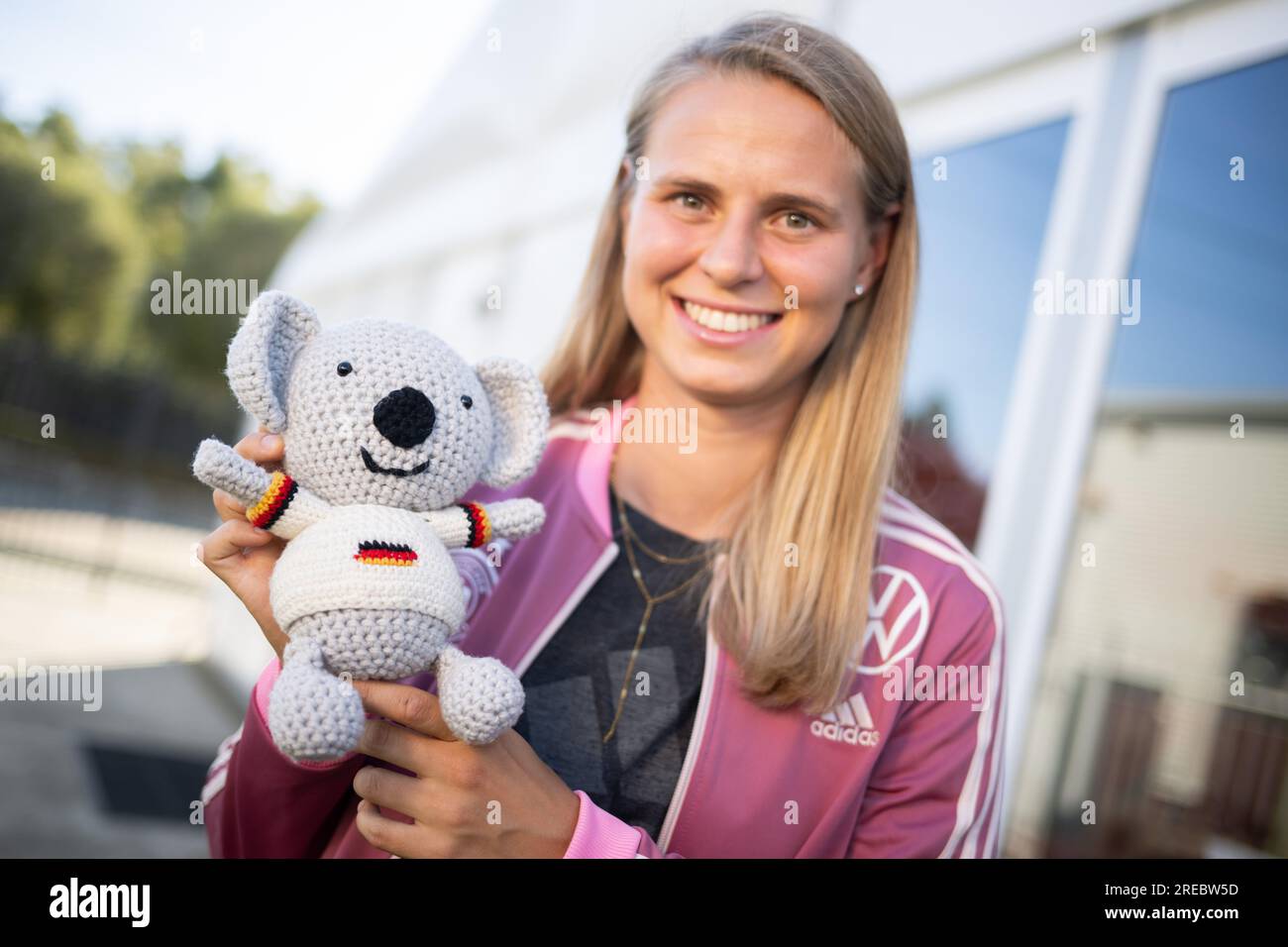 Koala mascot hi-res stock photography and images - Alamy