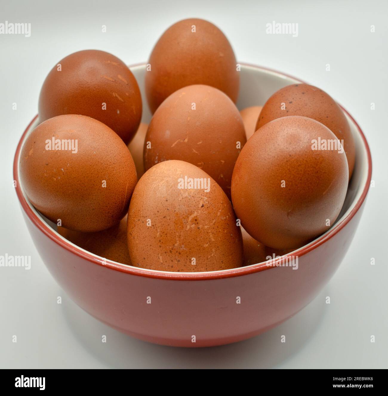 Golden brown egg shells hi-res stock photography and images - Alamy