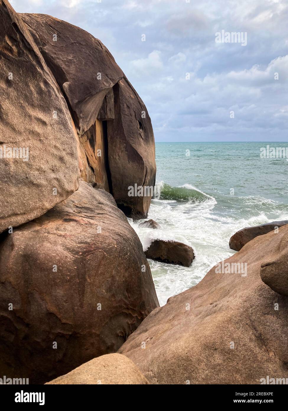 large rock boulders on magnetic island near ocean water Stock Photo - Alamy