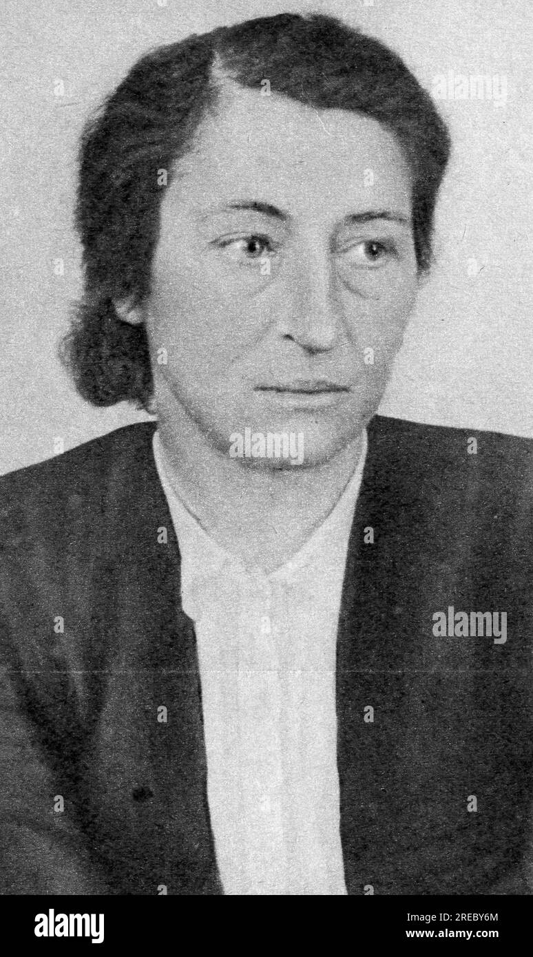 Polish woman world war Black and White Stock Photos & Images - Alamy