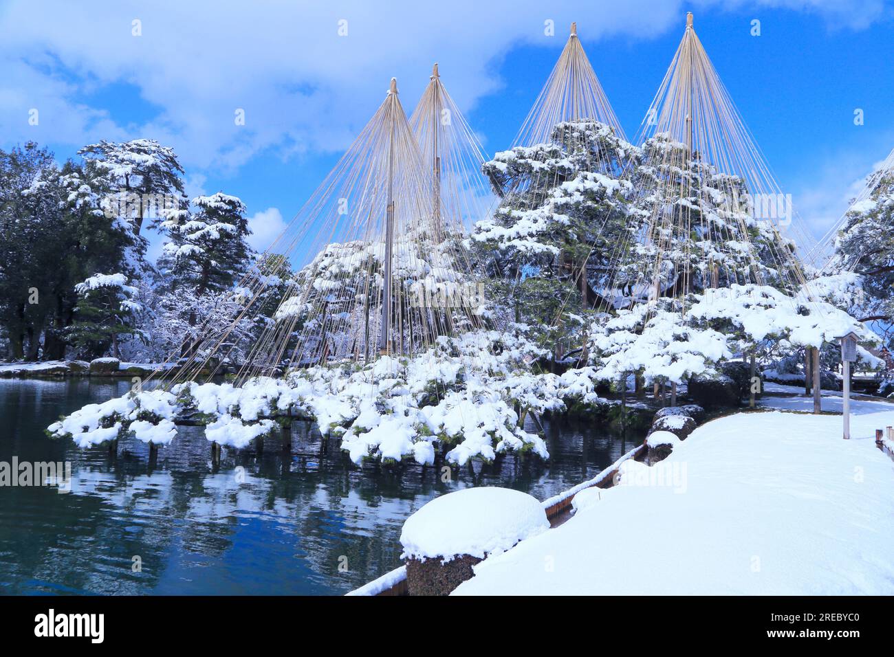 Spring kenrokuen gardens japan hi-res stock photography and images - Alamy