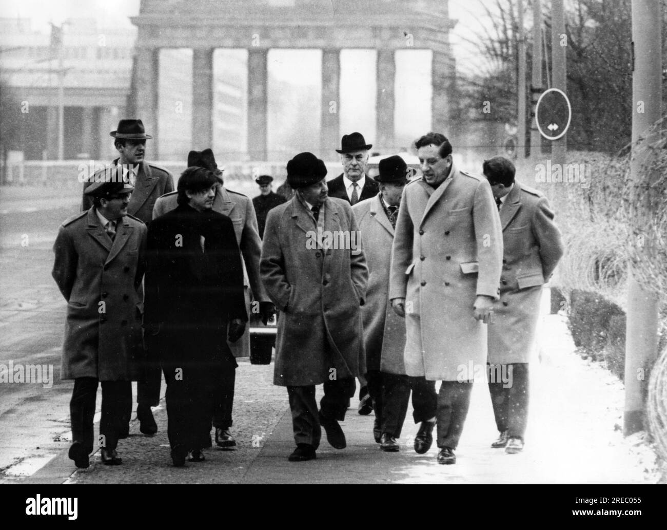 Men judge Black and White Stock Photos & Images - Alamy