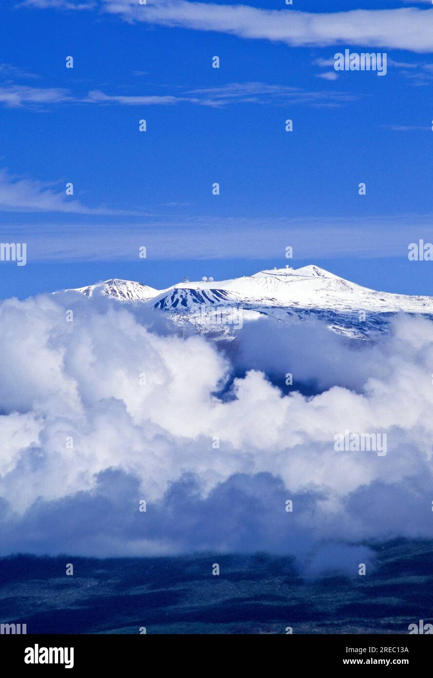 Snow capped mauna kea volcano with observatories Stock Photo - Alamy