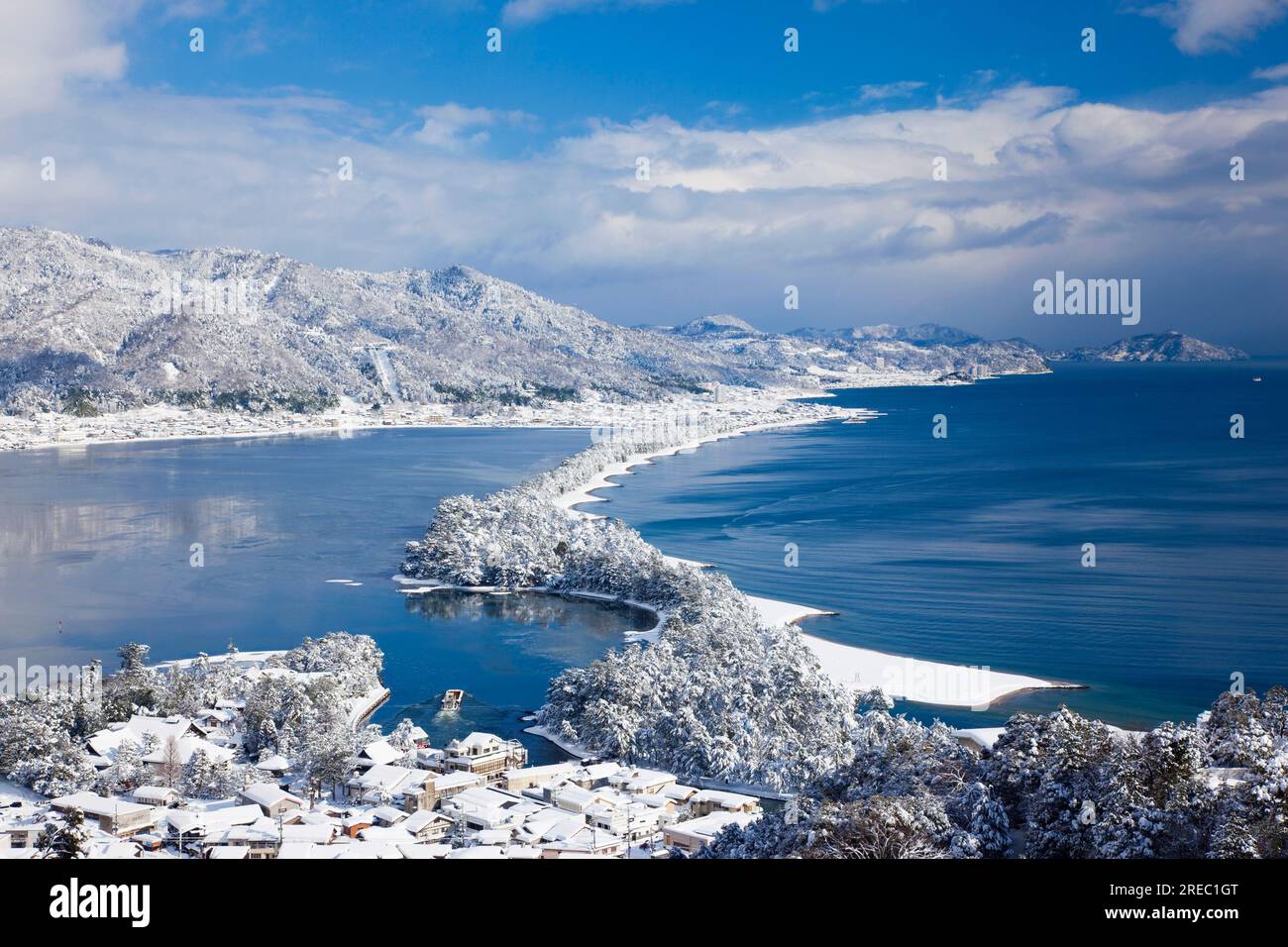 100 selection of japanese geological features hi-res stock photography ...
