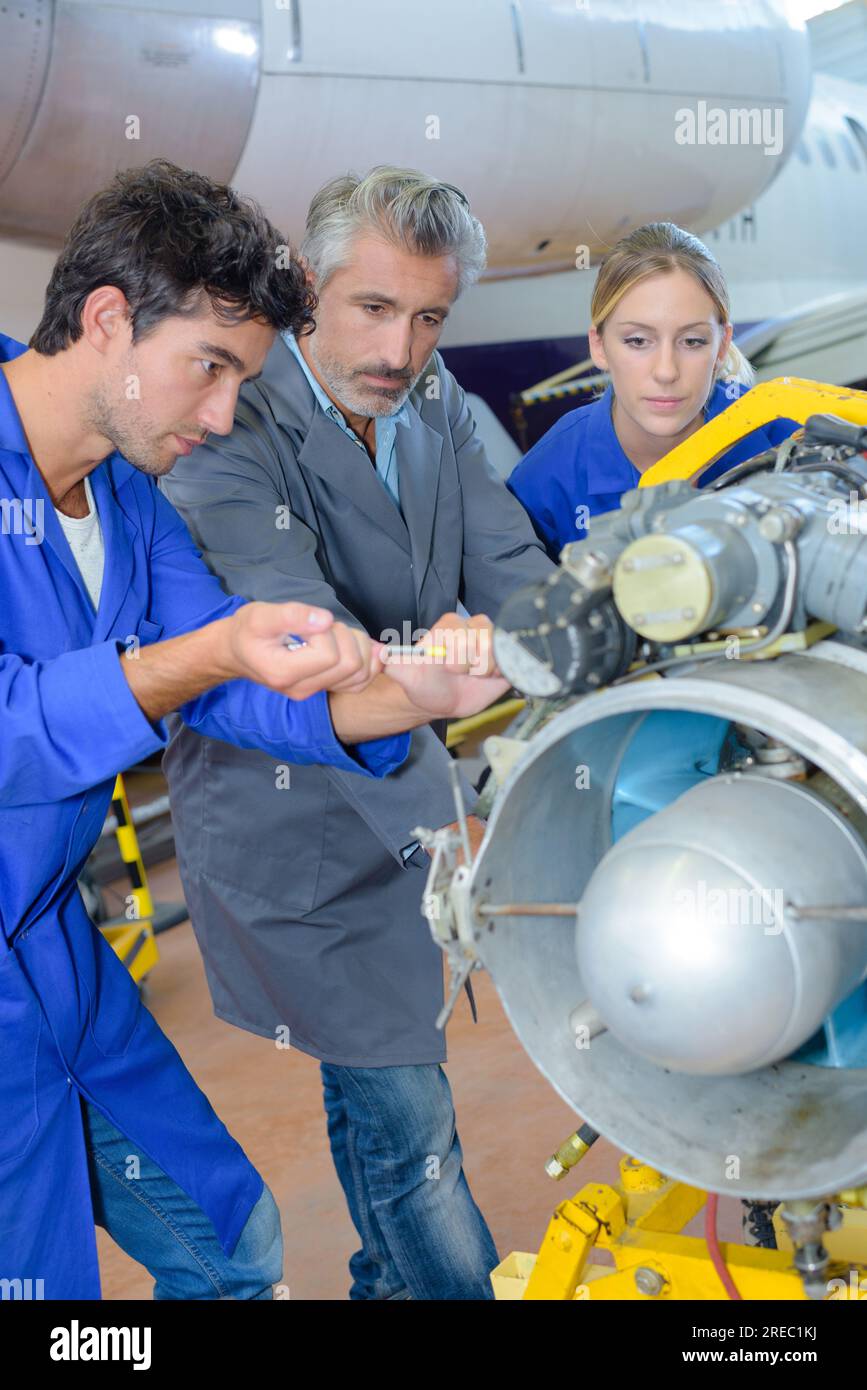 Assembling the aircraft hi-res stock photography and images - Alamy