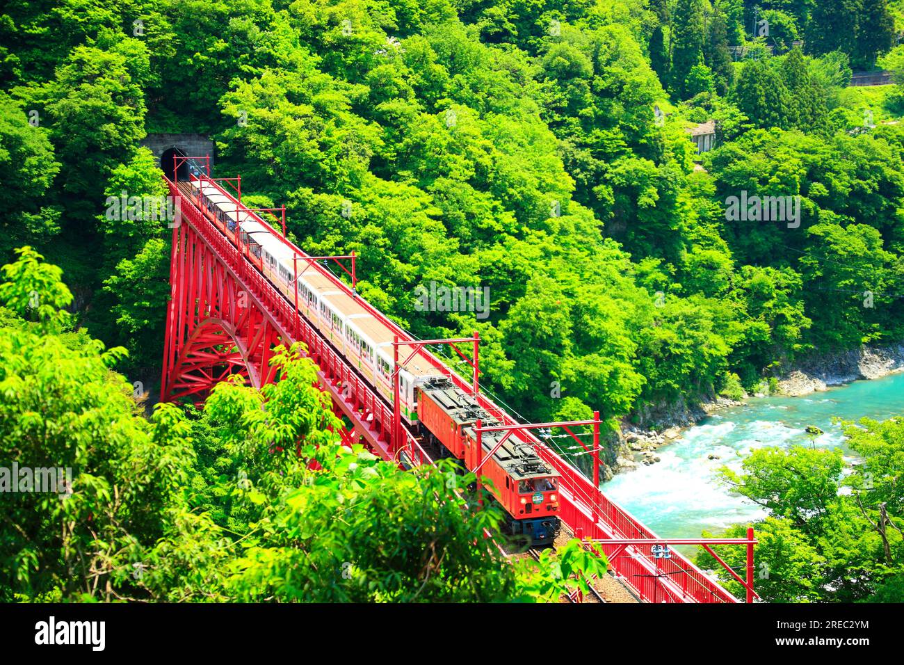 Kurobe Gorge Railway Stock Photo - Alamy