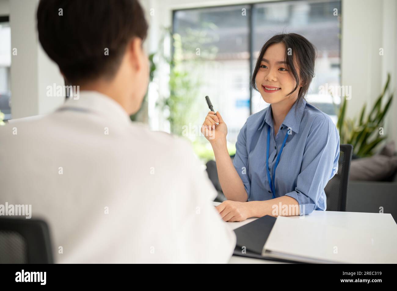 Interview meeting hi-res stock photography and images - Alamy