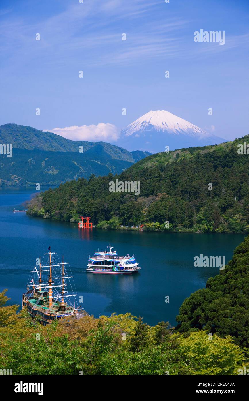 Pirate ship lake ashi hi-res stock photography and images - Alamy