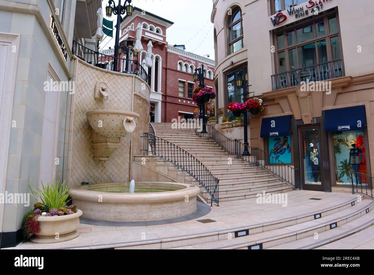 Beverly Hills, California:Rodeo Drive Steps and Fountain Stock Photo ...