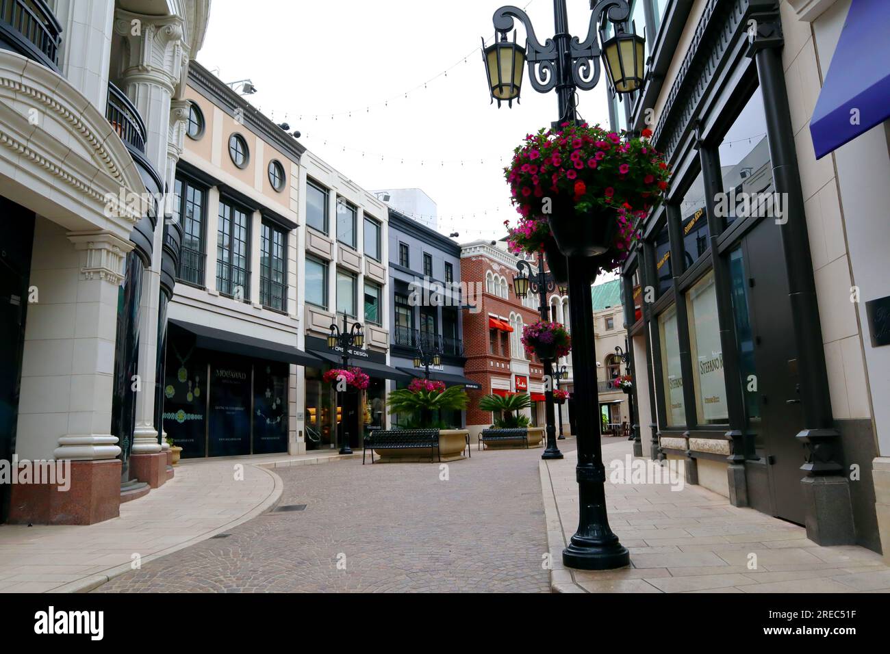 Empty beverly hills hi-res stock photography and images - Alamy