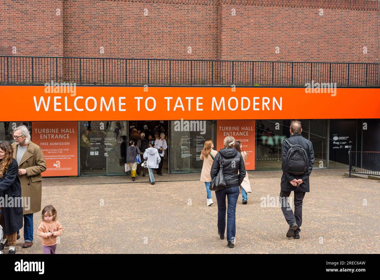 Tate britain entrance hi-res stock photography and images - Alamy
