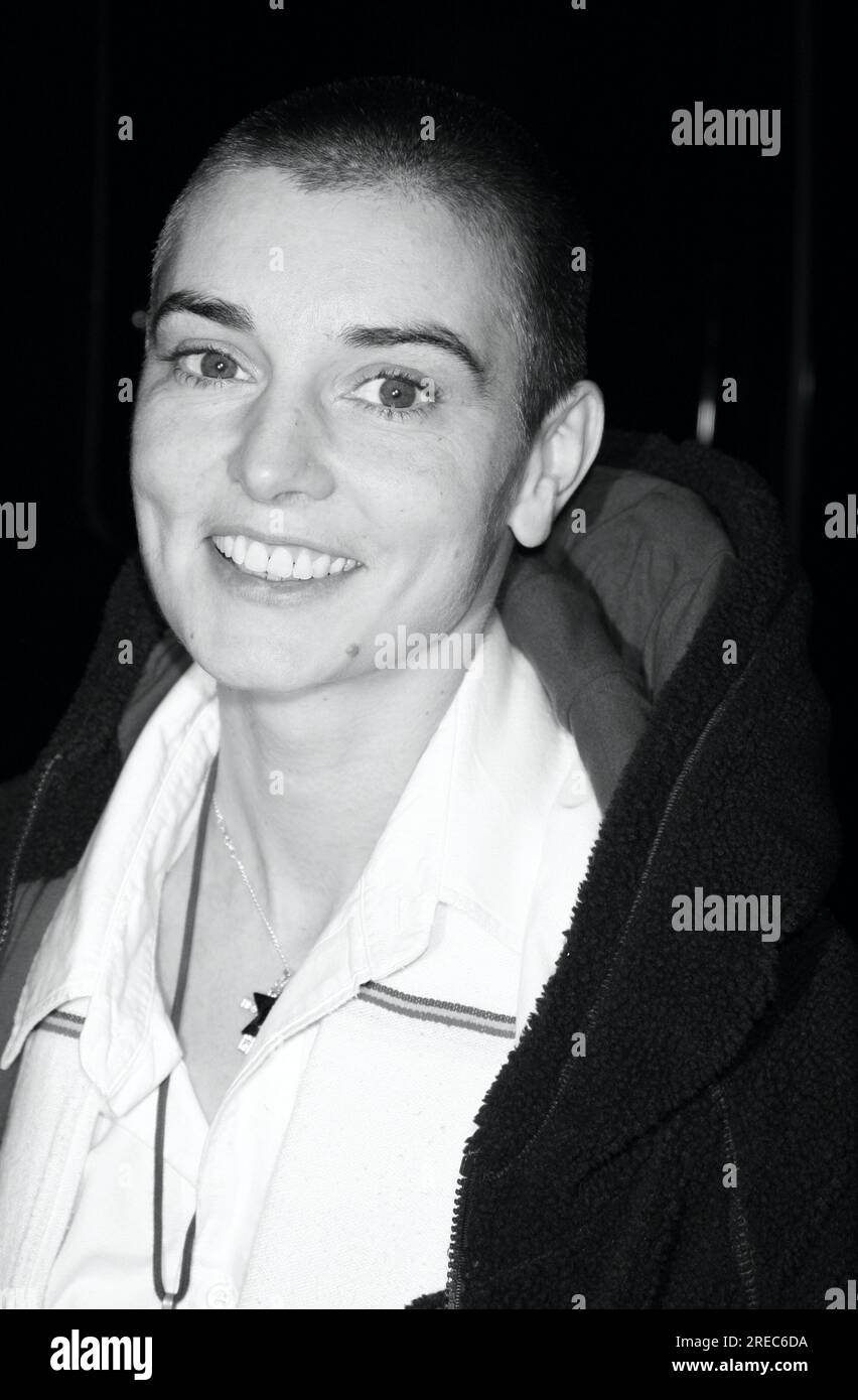 Sinead O'Connor at the "Late Show with David Letterman" stage door at ...