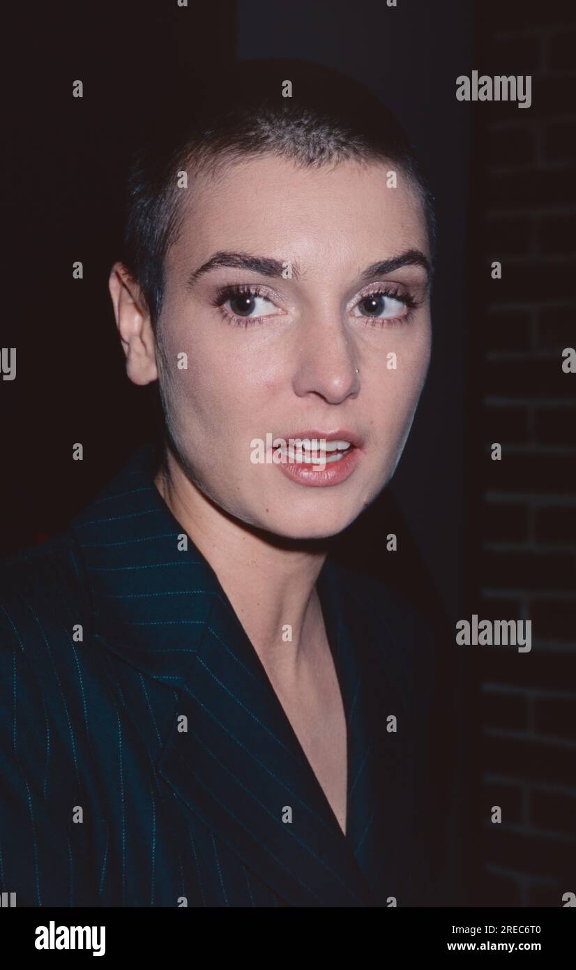 Sinead oconnor 2000 hi-res stock photography and images - Alamy