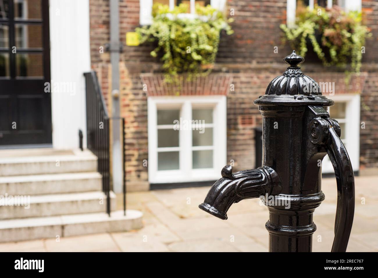 Pump Court, Temple, Inns of Court, London, UK Stock Photo - Alamy