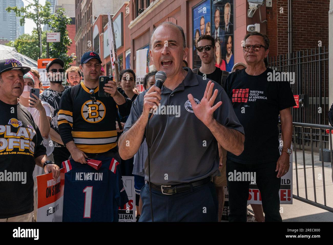 Cbs broadcasting center hi-res stock photography and images - Alamy