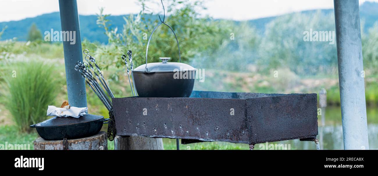 Cooking in nature hi-res stock photography and images - Alamy