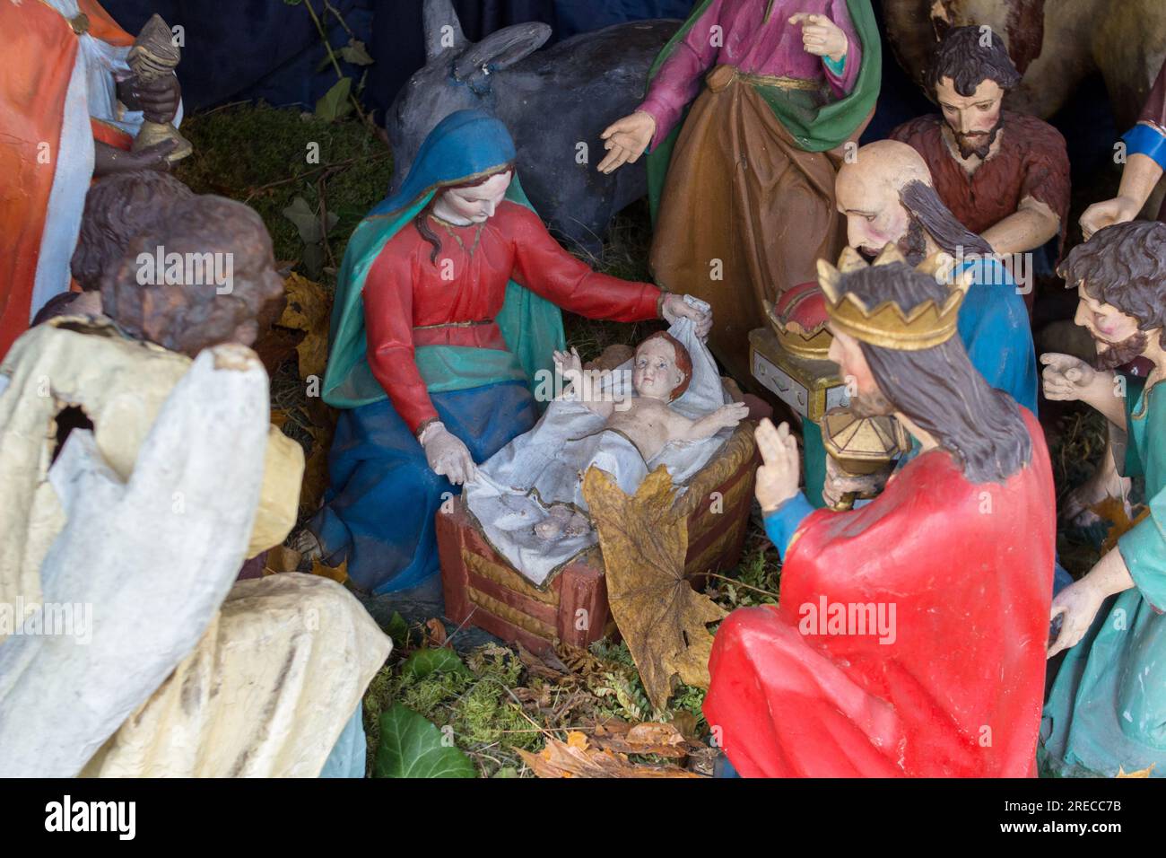 Christmas Manger scene with figurines including Jesus, Mary, Joseph ...