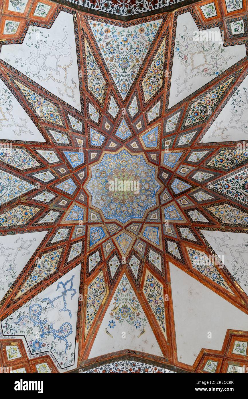 The garden was built under the reign of Abbas I of Persia and completed ...